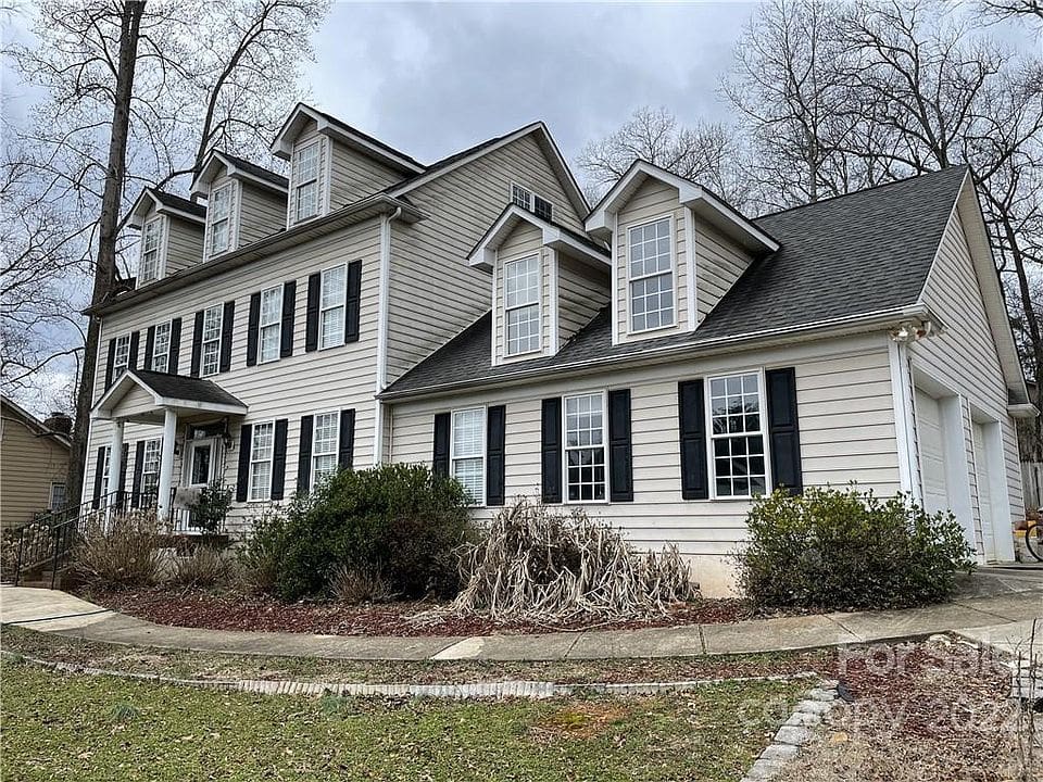 Vanderburgh House | Structured & Certified Sober Living